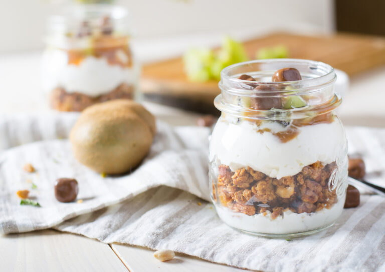 Easy Grab and Go Breakfast Parfaits To Start Your Morning Right ...